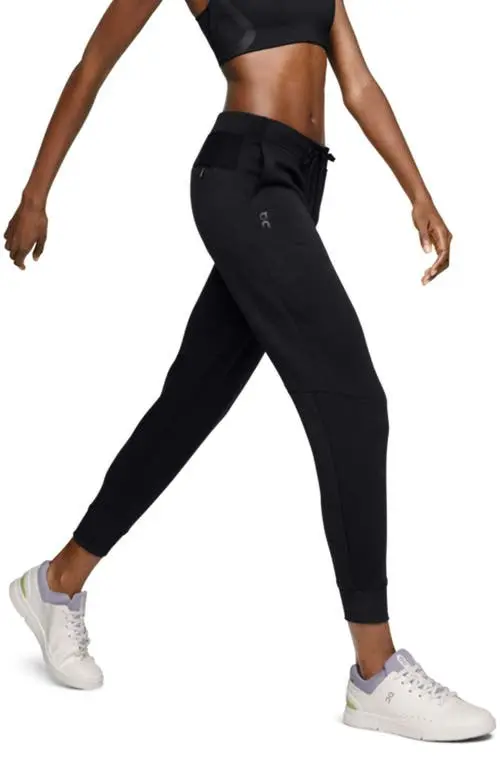 On Relaxed-fit Joggers