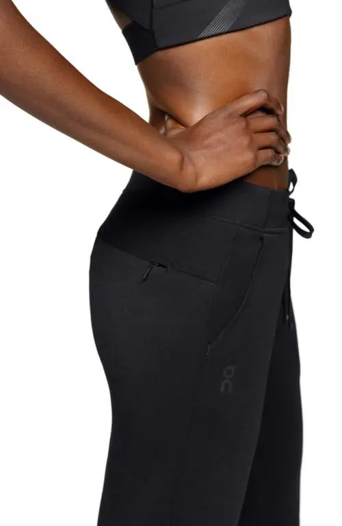 On Relaxed-fit Joggers