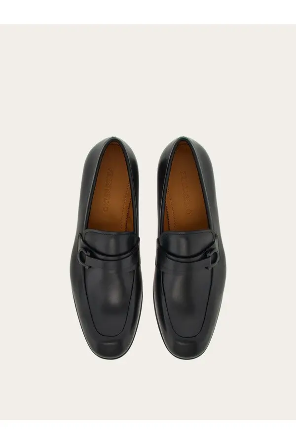 FERRAGAMO Moccasin With Gancini Ornament - Black