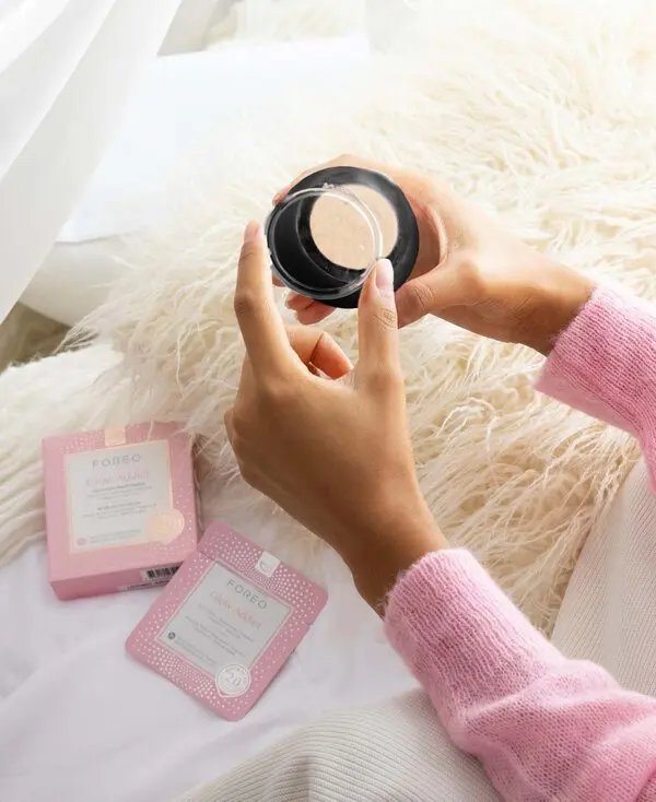 Foreo Ufo 3 5-in-1 Deep Hydration Facial Treatment - Black