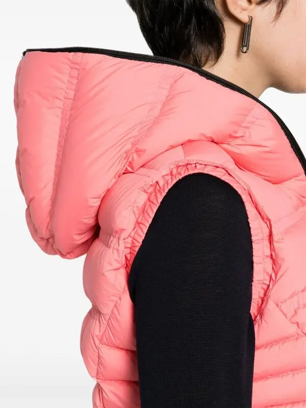 Moncler Logo-appliqué Padded Gilet - Pink