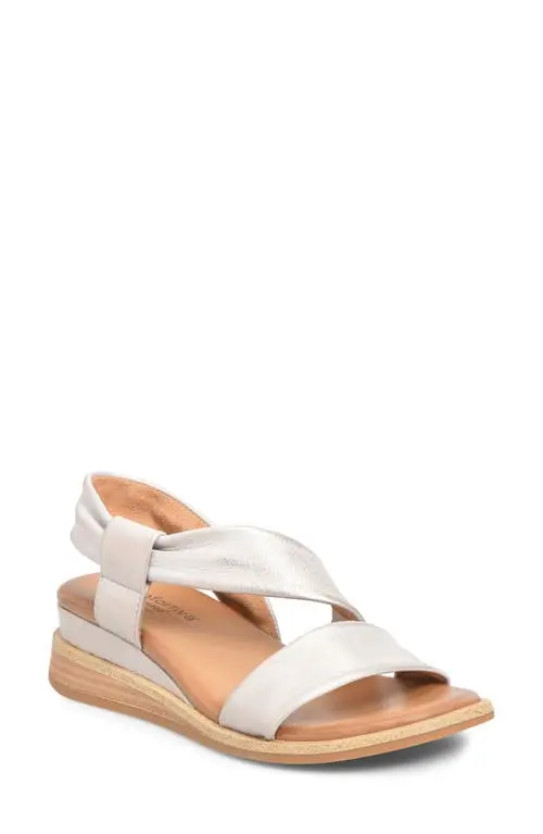 COMFORTIVA Marcy Wedge Slingback Sandals - Champagne