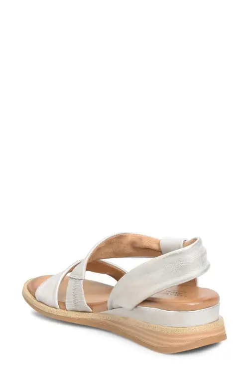 COMFORTIVA Marcy Wedge Slingback Sandals - Champagne