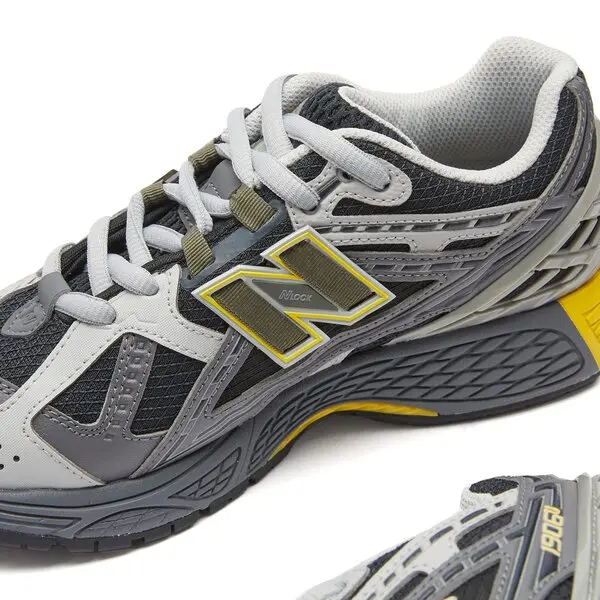 NEW BALANCE 1906r Sneakers