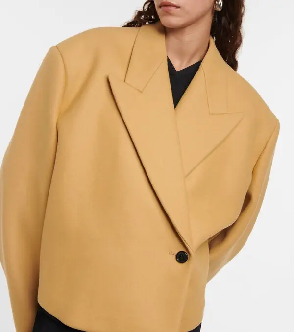 Khaite Raymond Cropped Jacket - Beige
