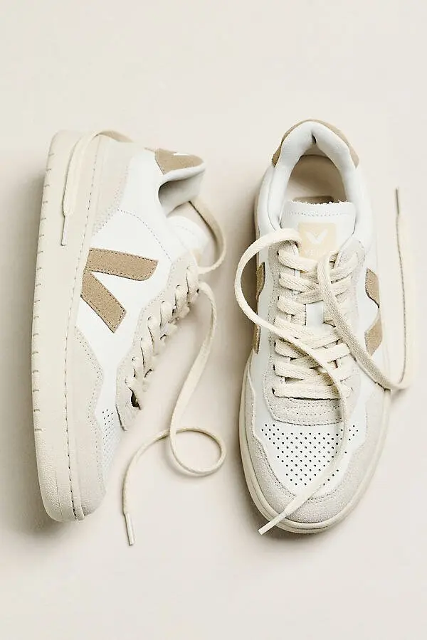 VEJA V-90 Sneakers - White/taupe