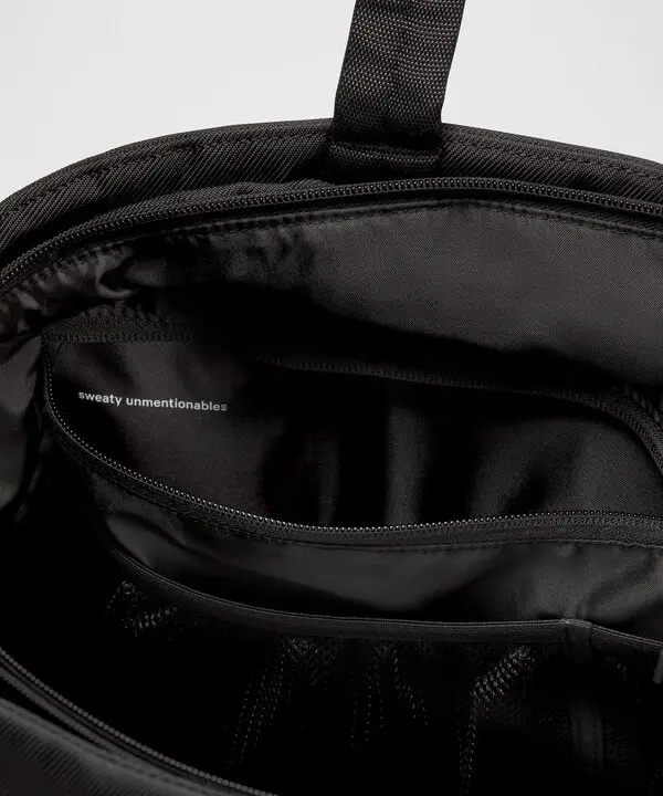 Lululemon City Essentials 25l Bag - Black | Editorialist