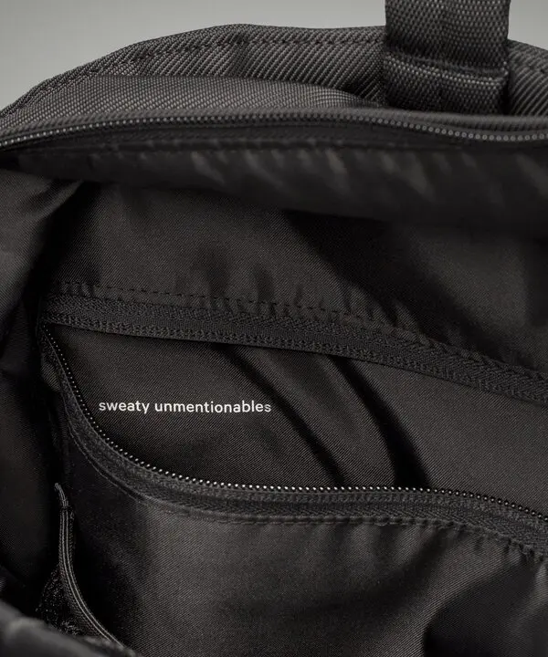 lululemon City Essentials バッグ 25L City Essentials Bag 25L | Women's Bags,Purses,Wallets | lululemon