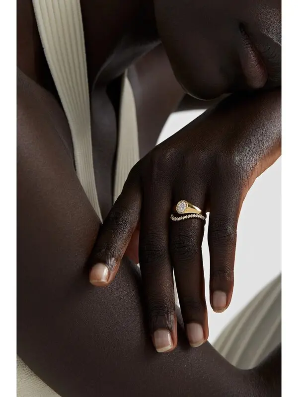Yvonne Léon 9-karat Diamond Signet Ring Set