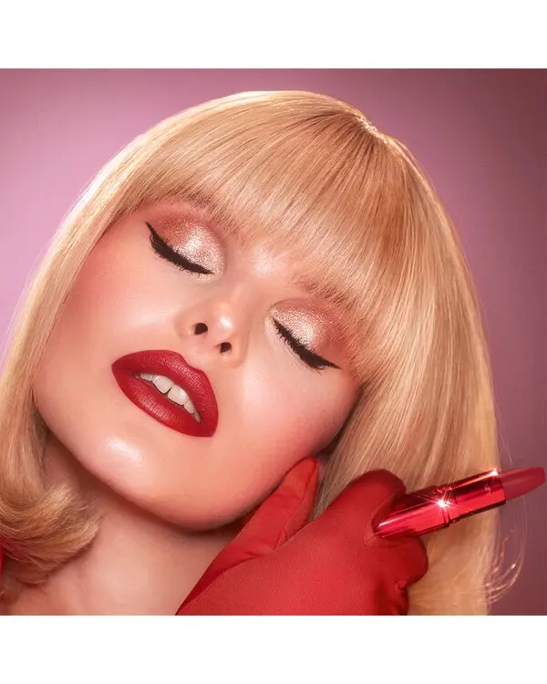 Charlotte Tilbury Matte Revolution Luminous Modern-matte Lipstick - Pizzazz
