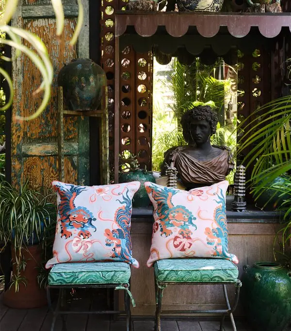 THE RUG COMPANY X Guo Pei Lion Dance Cushion