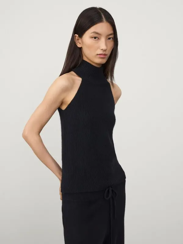LISA YANG STORE The Freya Top - Black