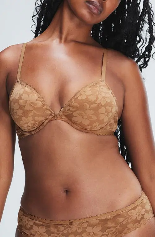 SAVAGE X FENTY Lavish Lace Unlined Plunge Bra - Sweet Latte Nude