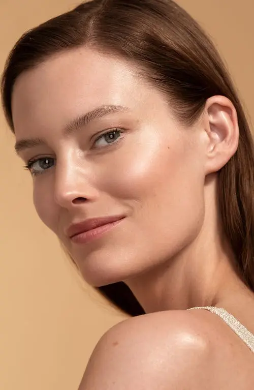 CHANTECAILLE Sheer Glow Gold Face Tint - No Color