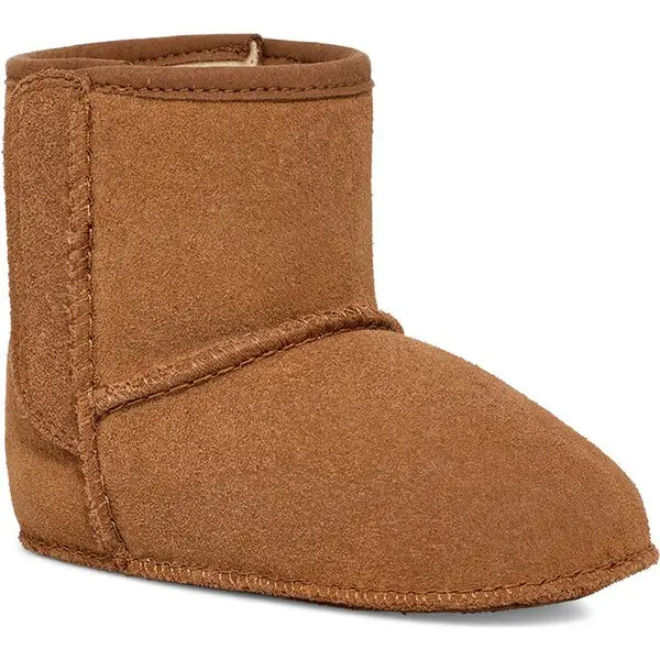 UGG Classic Bootie And Lovey Blanket Set - Chestnut