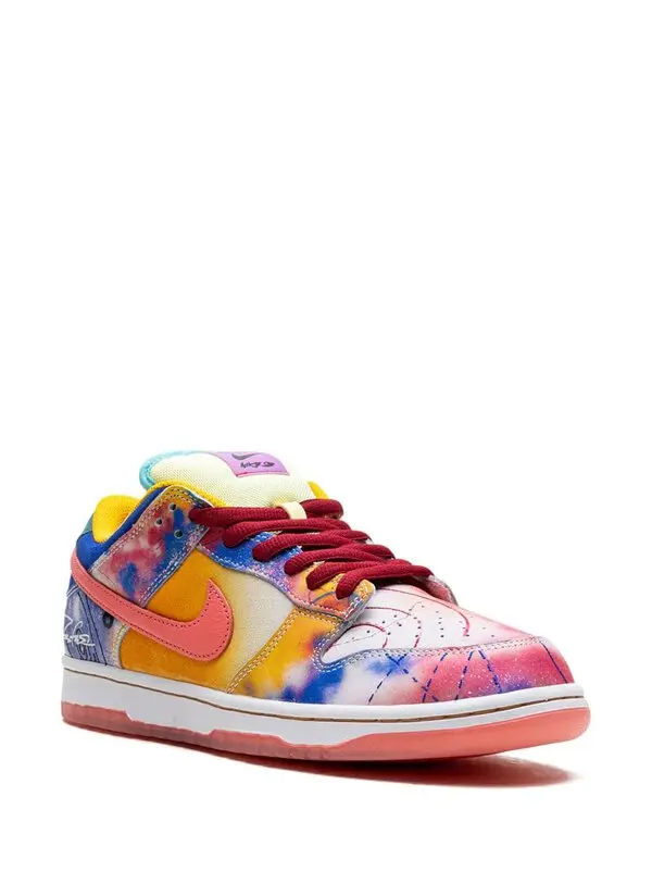 Nike Dunk Low Sb Friends & Family Futura Laboratories Sunblush Sneakers