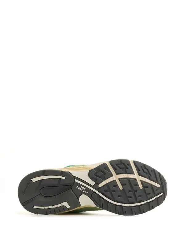 NEW BALANCE Logo Patch Panelled Sneakers - Green