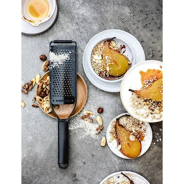 MICROPLANE Black Sheep Coarse Stainless-steel Grater