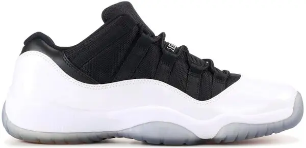JORDAN 11 Retro Low Sneakers
