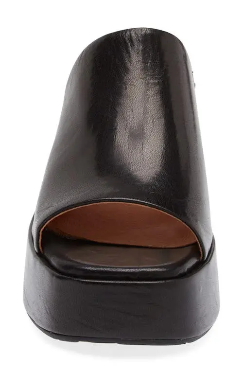 CHOCOLAT BLU Huda Square Toe Sandal