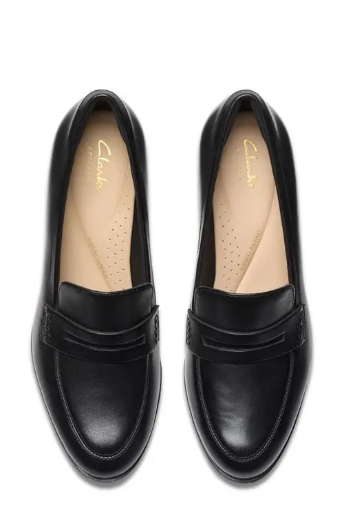 Clarks Freva 55 Edge Penny Loafer Pump