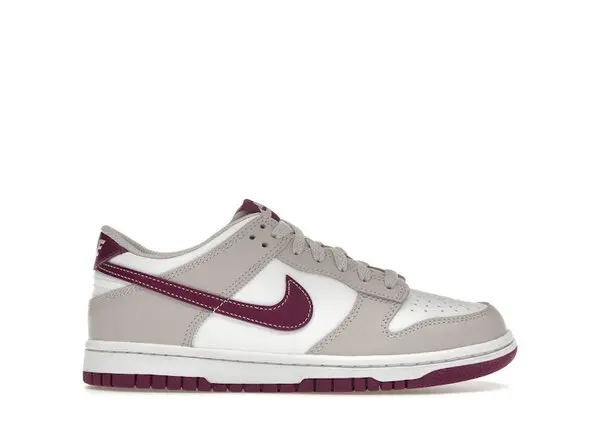 Nike Dunk Low Sneakers