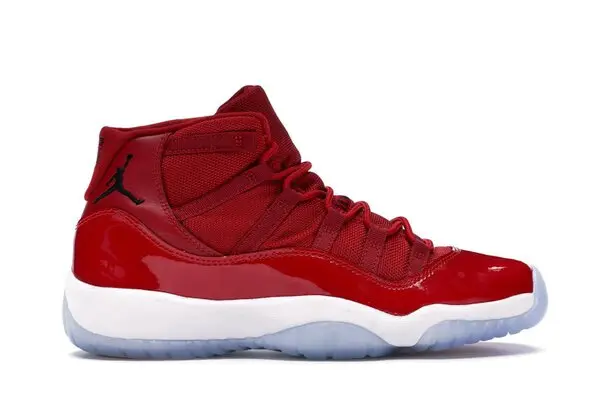 JORDAN 11 Retro Sneakers