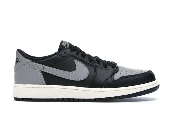 JORDAN 1 Retro Low Top Sneakers