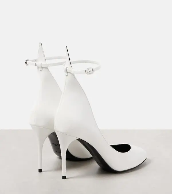Alaïa Décolleté 90 Patent Leather Pumps - White