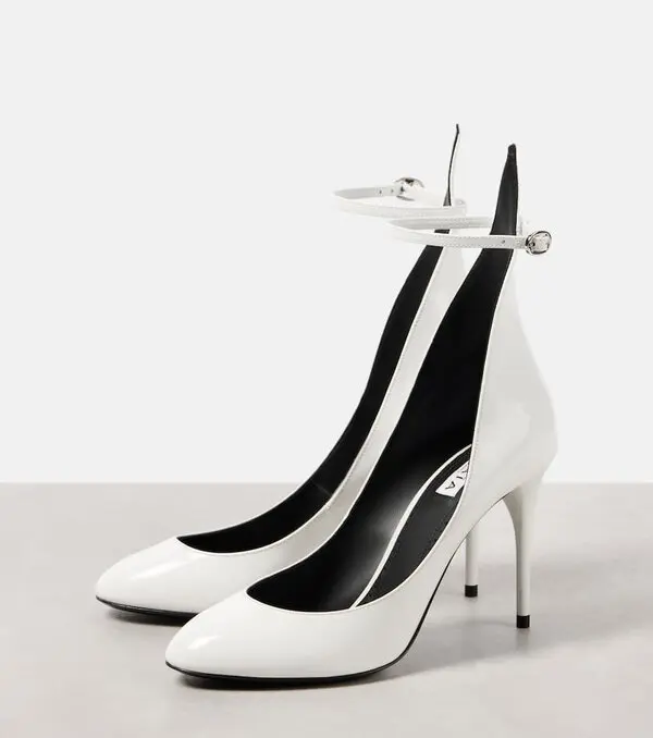Alaïa Décolleté 90 Patent Leather Pumps - White