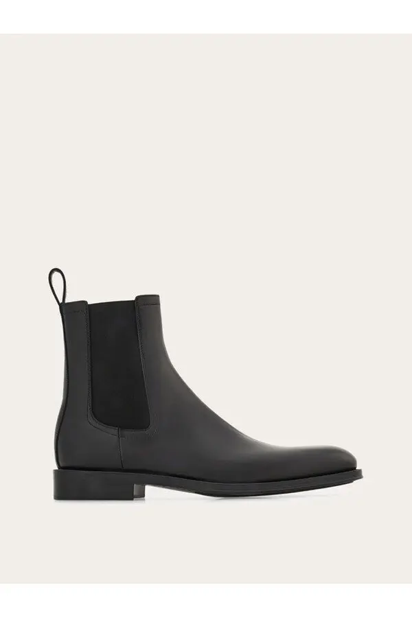 FERRAGAMO Chelsea Boot - Black