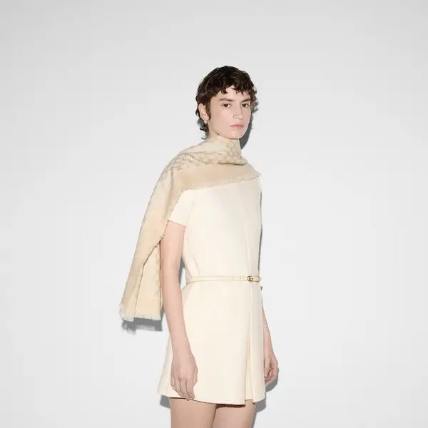 Gucci Laminated Gg Wool Shawl - Neutral
