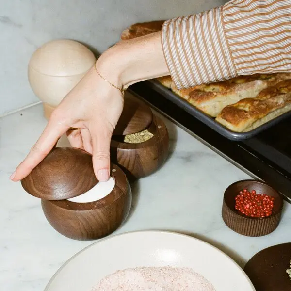 MATERIAL Salt Sphere