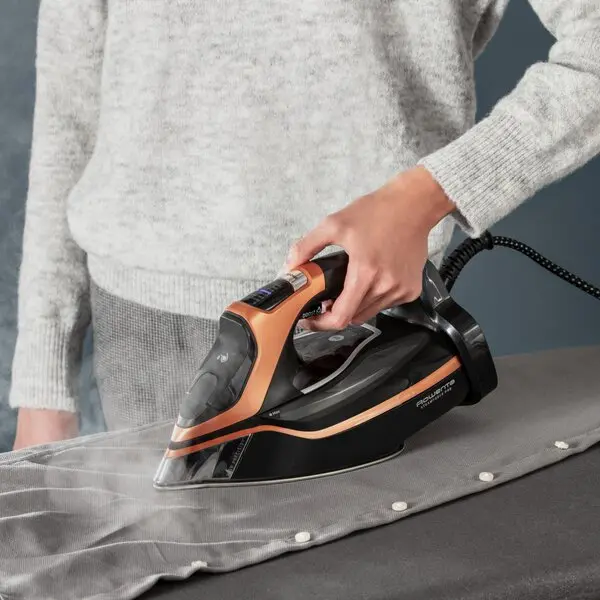 ROWENTA Steamforce Pro Steam Iron