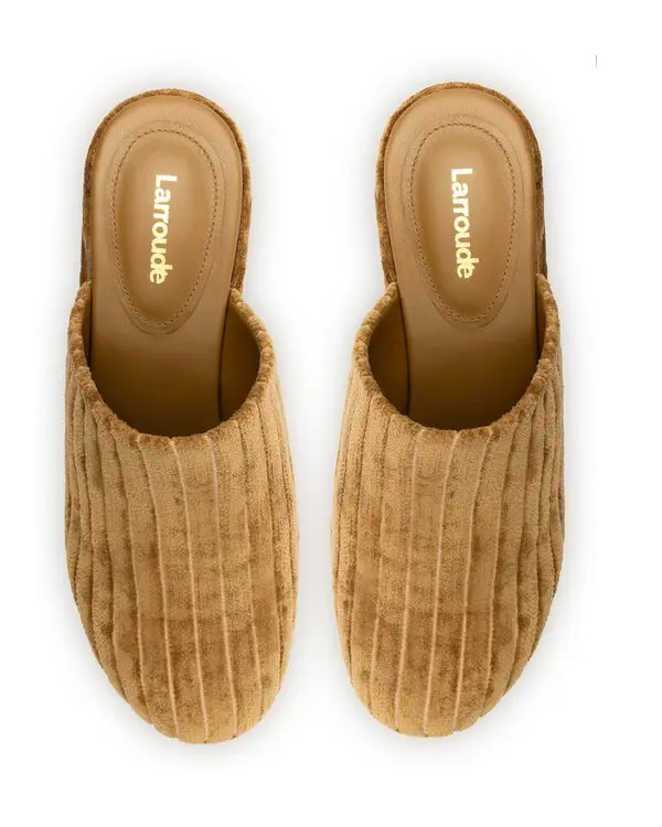 Larroude Miso Platform Clogs - Latte