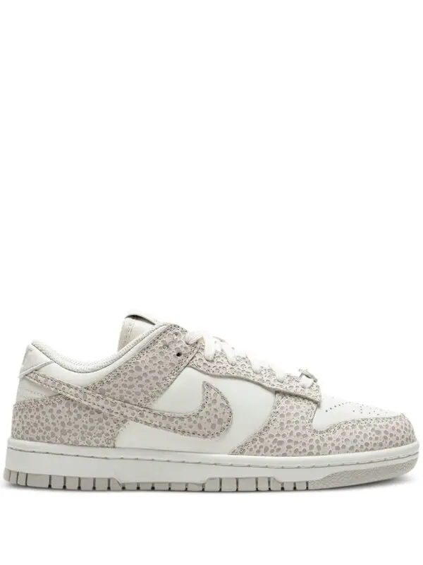 Nike Dunk Low Top Sneakers