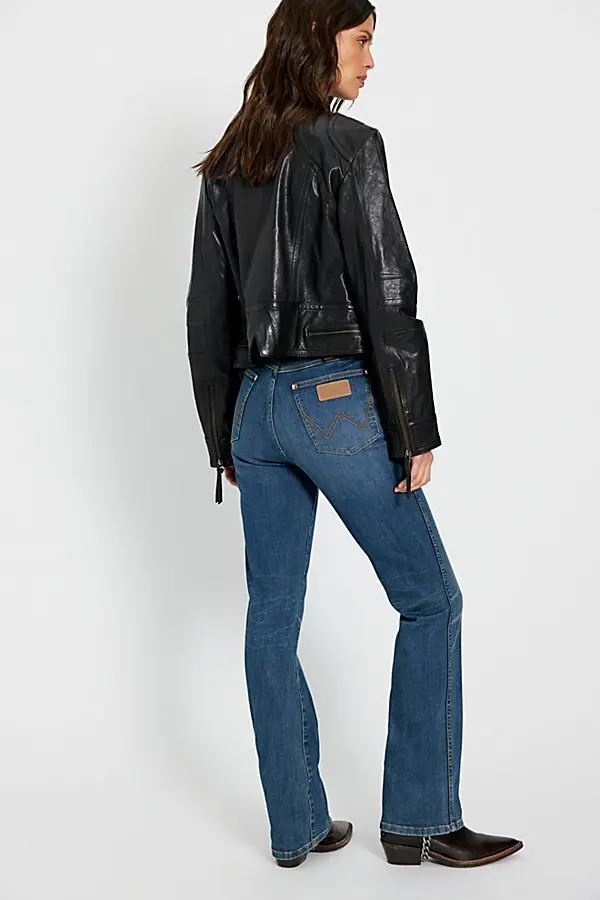 Wrangler X Lainey Wilson Boot Hugger Jeans - Boho Wash