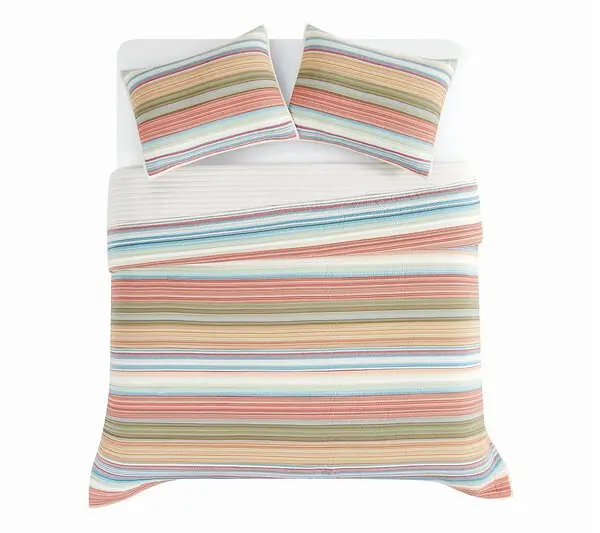 OCEANFRONT RESORT Palm Beach Yarn Dye Stripe Fu /qn Quilt Set - One-color
