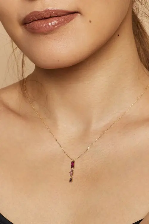 ORADINA 14k Gold Fresco Pendant Necklace