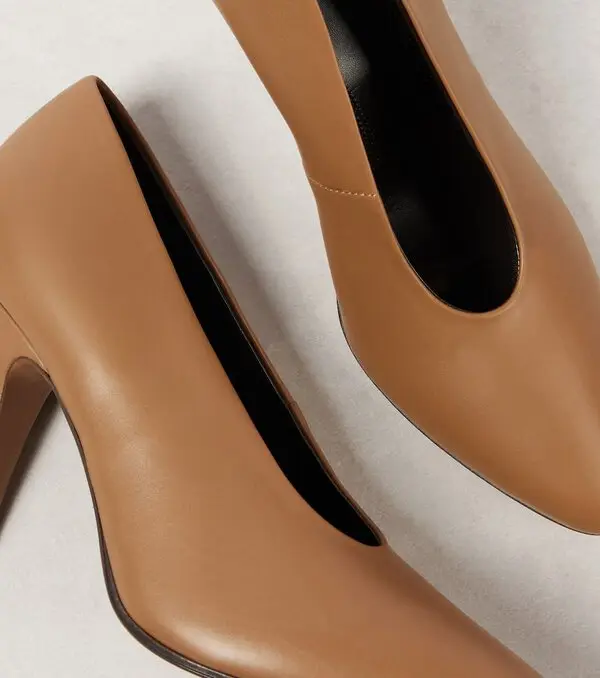 THE ROW Prudens Leather Pumps - Brown