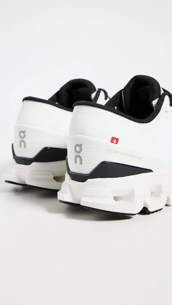 On Cloud X 4 Sneakers - Ivory/black