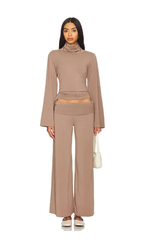 BOBI Long Sleeve Top With Bell Sleeves And Ruching