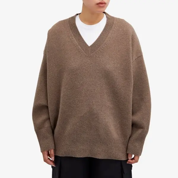 RÓHE Classic V-neck Jumper