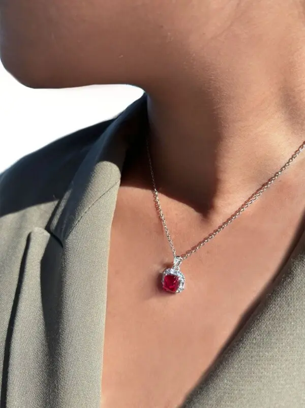 JUWELINA PARIS Sugarloaf Ruby Necklace