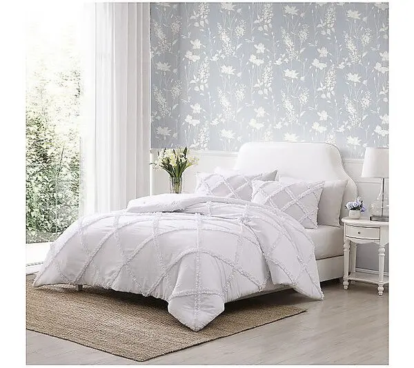 Laura Ashley Norah Solid Microfiber White Twin Comforter Sh
