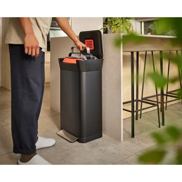 JOSEPH JOSEPH Titan 30 Liter Trash Compactor Kitchen Bin