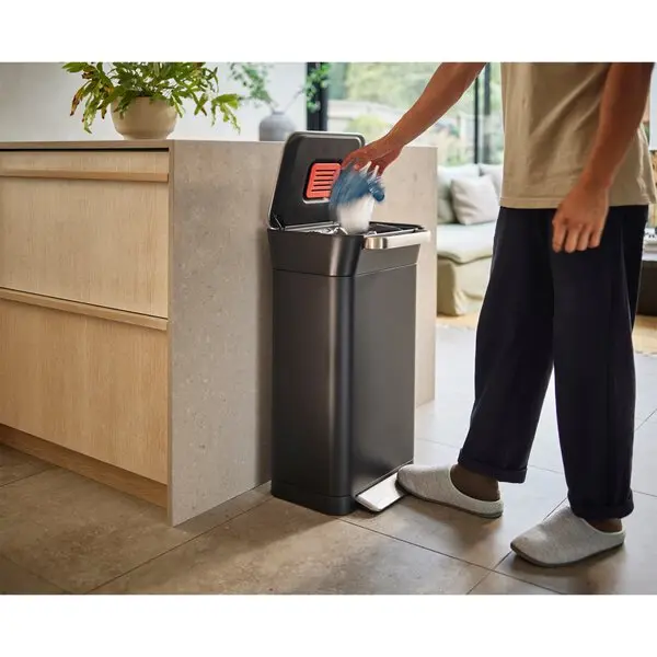 JOSEPH JOSEPH Titan 30 Liter Trash Compactor Kitchen Bin
