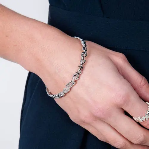 LUCY QUARTERMAINE Sterling Splash Bangle