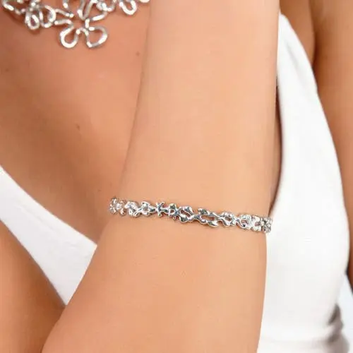 LUCY QUARTERMAINE Sterling Splash Bangle