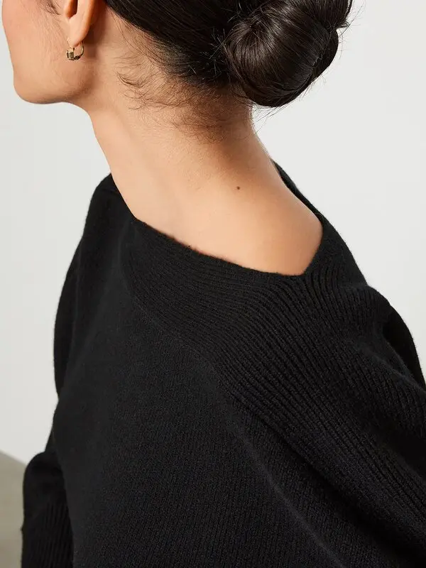 HOUSE OF DAGMAR Curved Knit